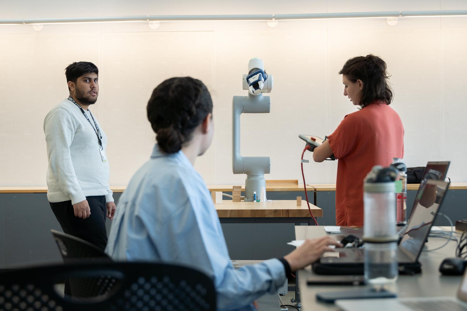 Collaboration Between Design And Automated Fabrication / ROB|ARCH 2024