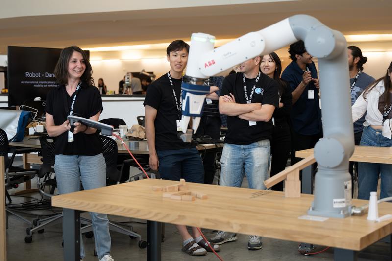 Collaboration Between Design And Automated Fabrication / ROB|ARCH 2024
